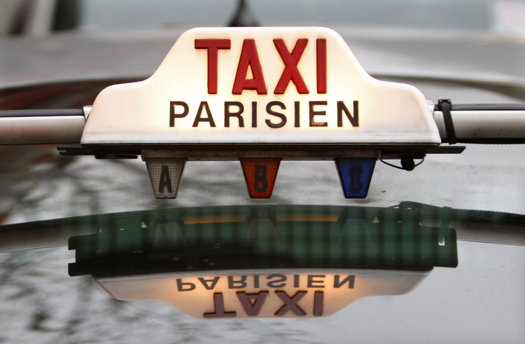 Ecole de Taxi Hocine Yousfi - TAXI PARISIEN